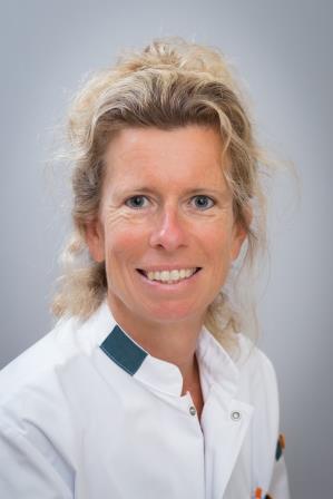 Esther Consten - ISCOMS
